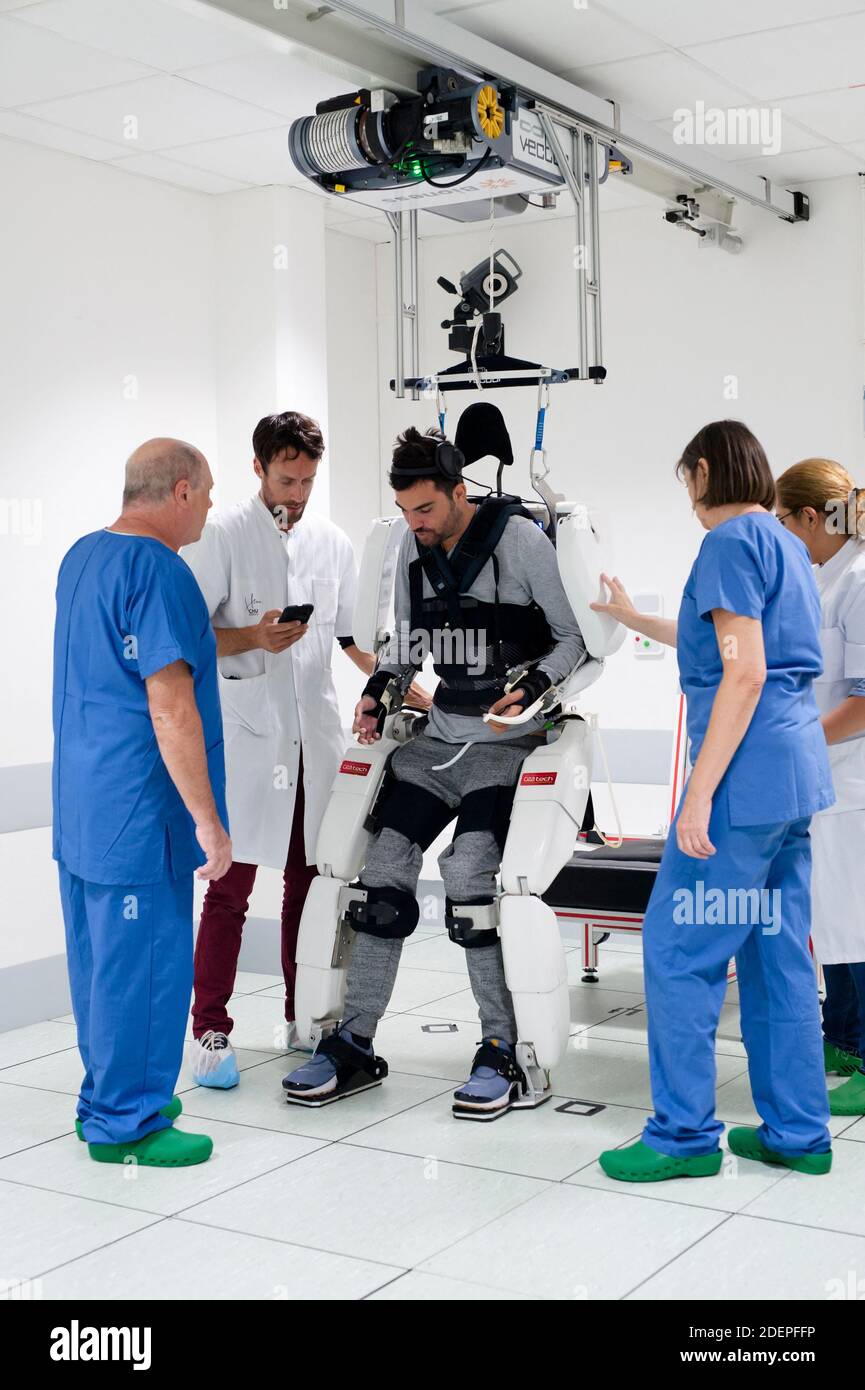 Exosquelette hi-res stock photography and images - Alamy