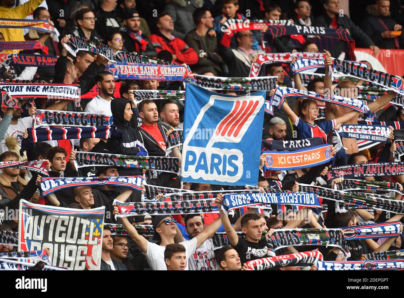 Paris Saint-Germain's Fans during the French L1 football match between ...