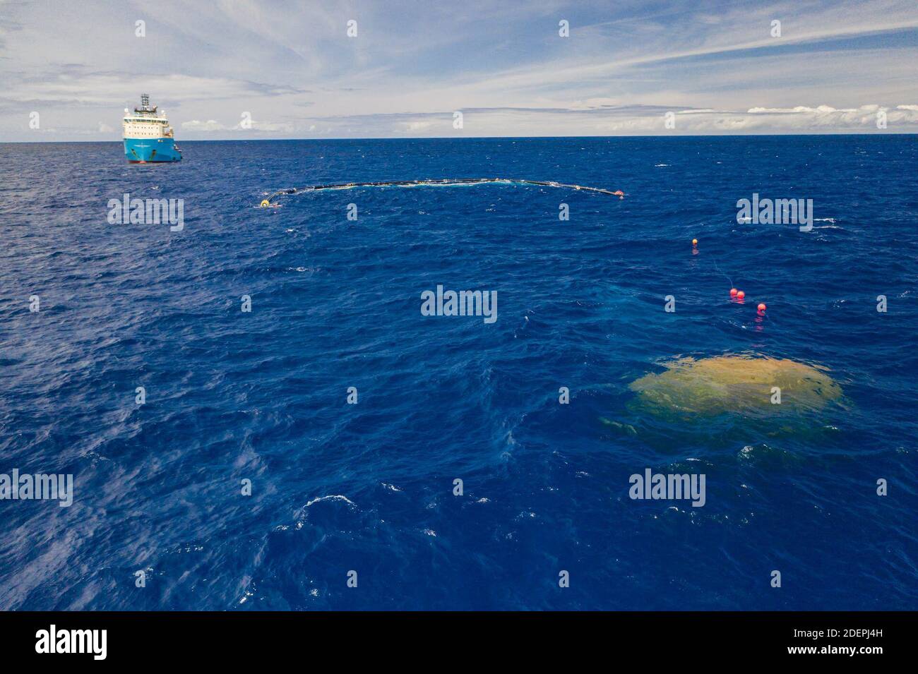 The ocean cleanup system hi-res stock photography and images - Alamy