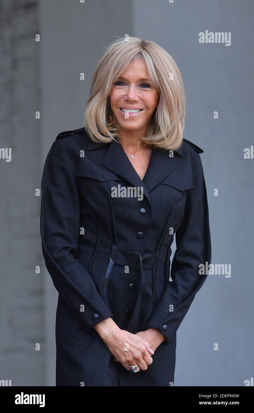 Brigitte Macron, wife of the French President, welcomes Niger's First ...