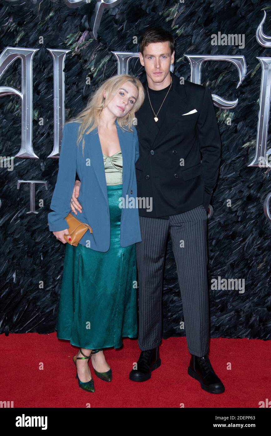 Harris dickinson hi-res stock photography and images - Alamy