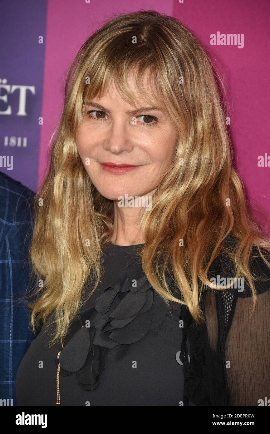Jennifer Jason Leigh attends the 2019 amfAR Gala Los Angeles at Milk ...