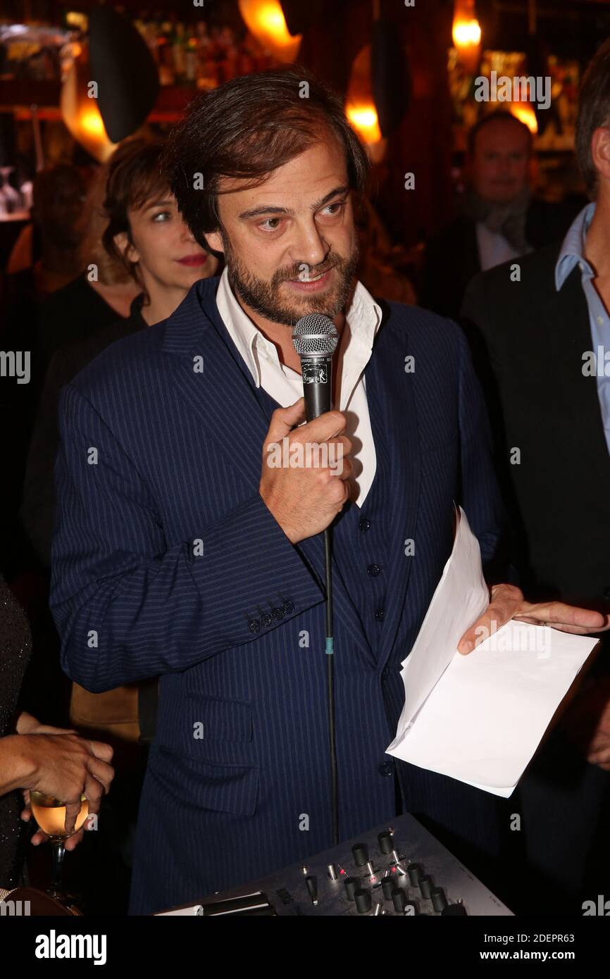 Bras paris hi-res stock photography and images - Alamy