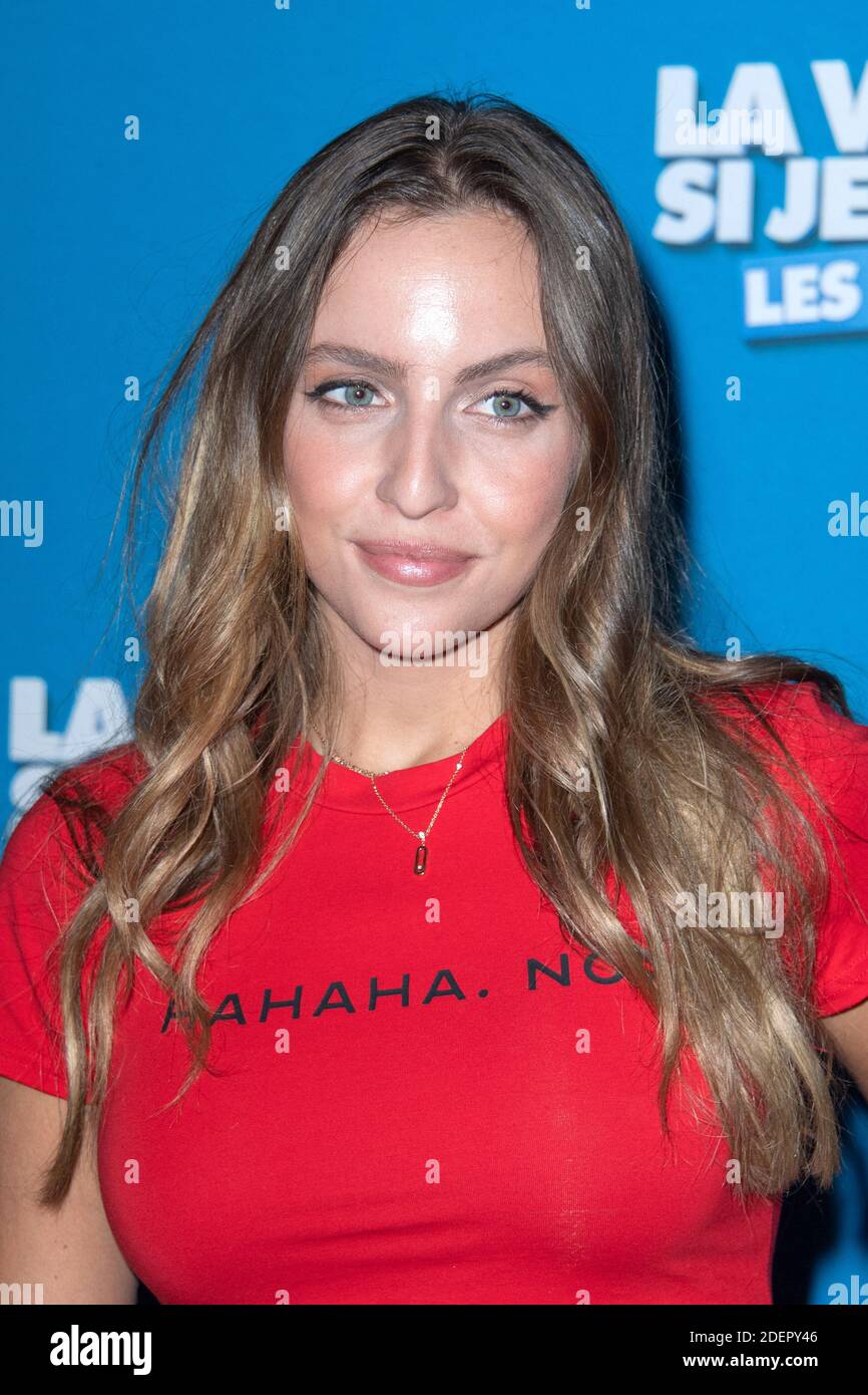 Carla Ginola assiste a la Premiere du film La Verite Si Je Mens Les ...