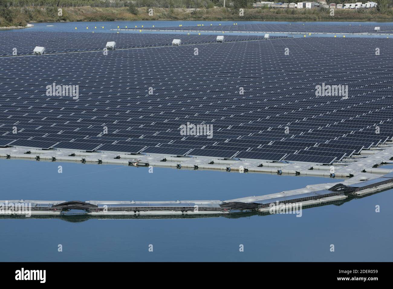 Largest floating solar farm hi-res stock photography and images - Alamy
