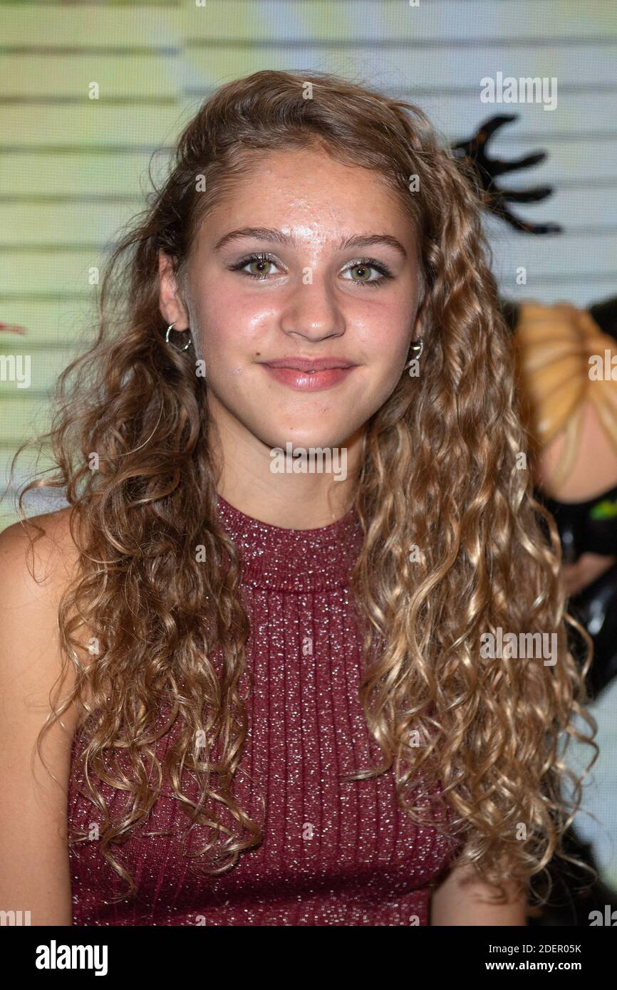 Lou assiste a la Projection Presse en avant-premiere de l'episode de la ...