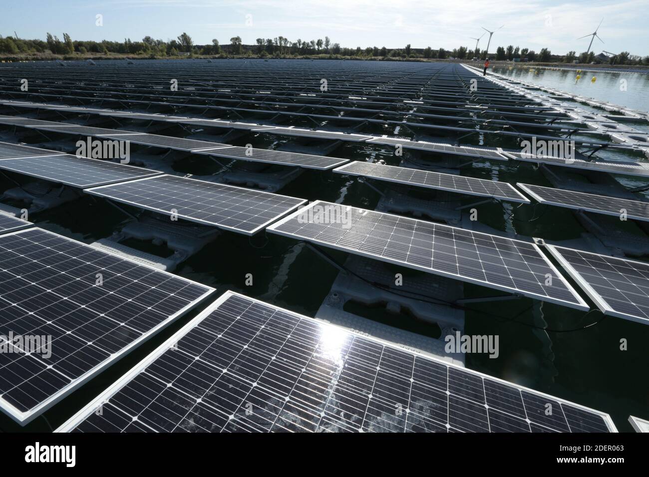Largest floating solar farm hi-res stock photography and images - Alamy