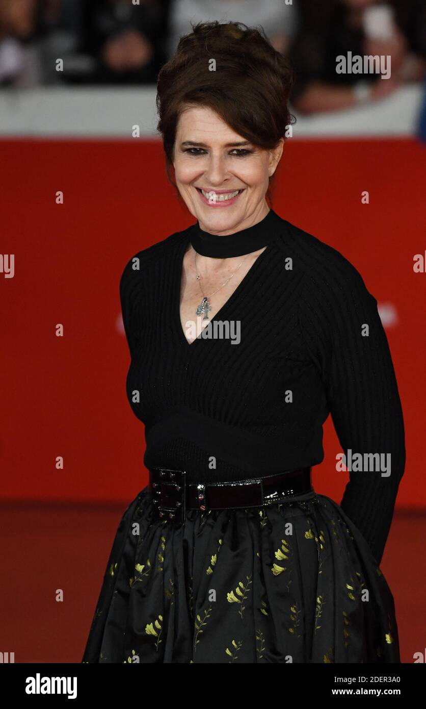 French actress Fanny Ardant attends the premiere of the movie La Belle ...