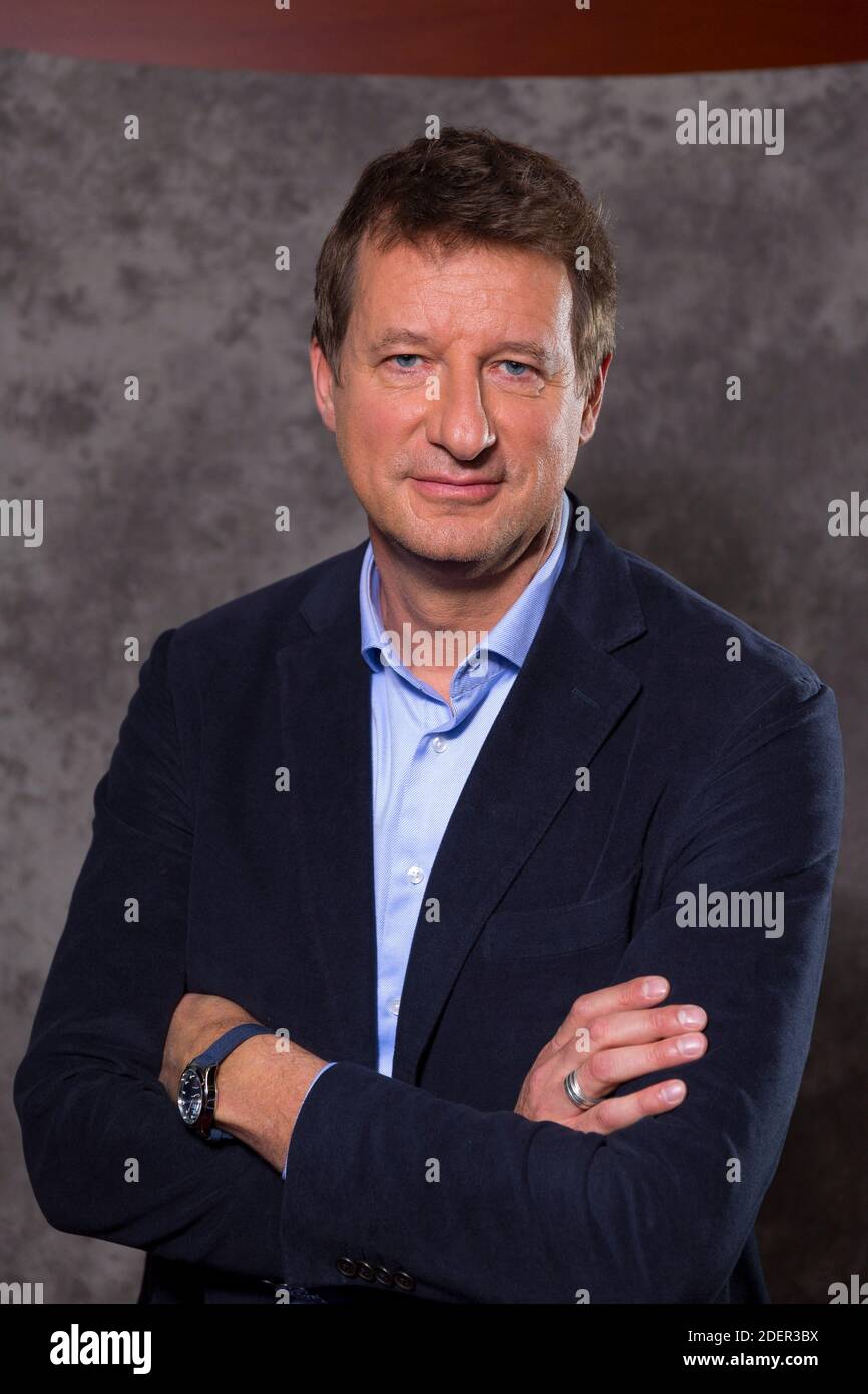 Exclusive - Yannick Jadot poses for pictures ahead of Dimanche En ...