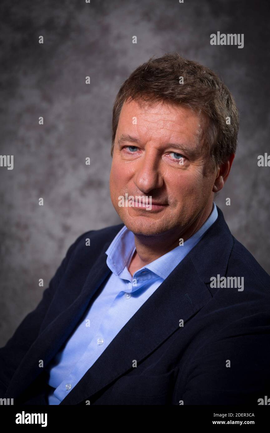 Exclusive - Yannick Jadot poses for pictures ahead of Dimanche En ...