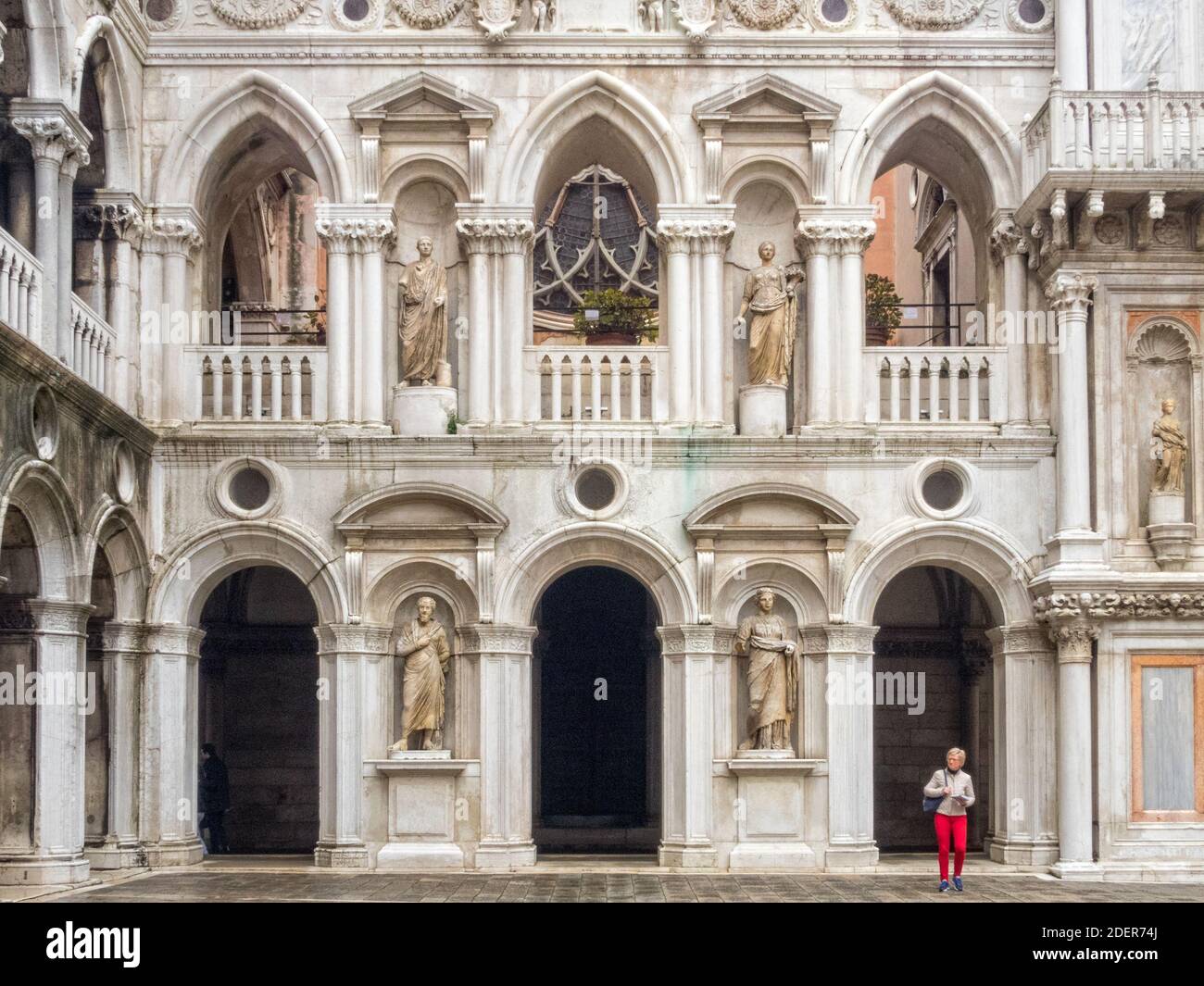 Statues doges palace venice italy hi-res stock photography and images ...