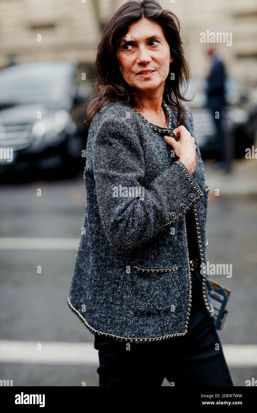 Street style, Emmanuelle Alt arriving at Miu Miu Spring-Summer 2020 ...