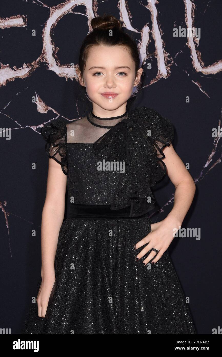 Violet McGraw attends the premiere of Warner Bros Pictures "Doctor ...