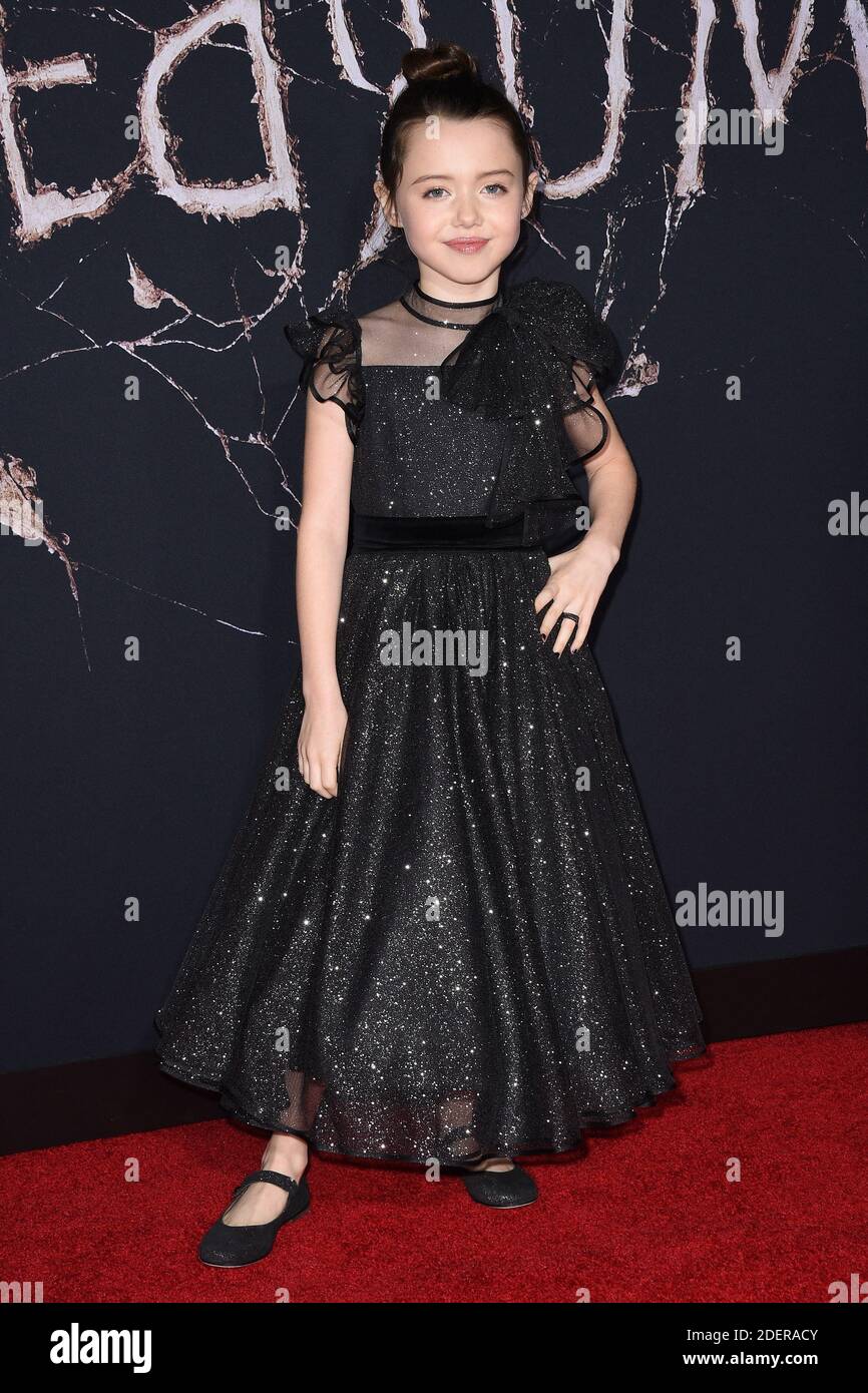 Violet McGraw attends the premiere of Warner Bros Pictures "Doctor ...