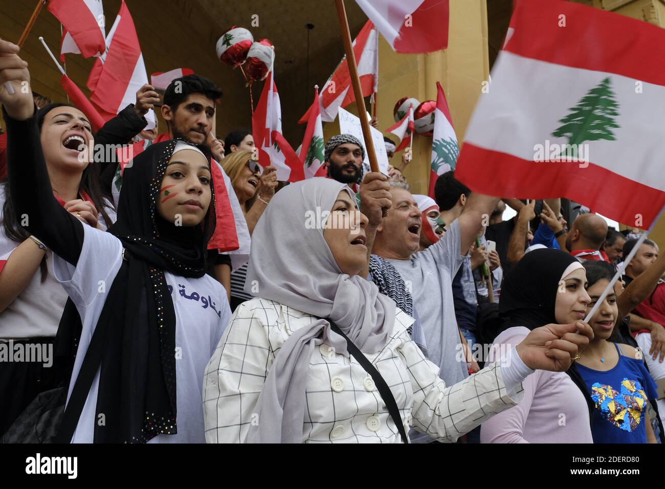 Anti tax movement hi-res stock photography and images - Alamy