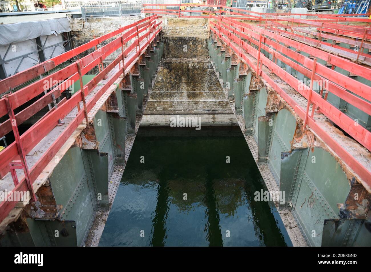 A view of the beams during the visit of Paris mayor at a construction ...