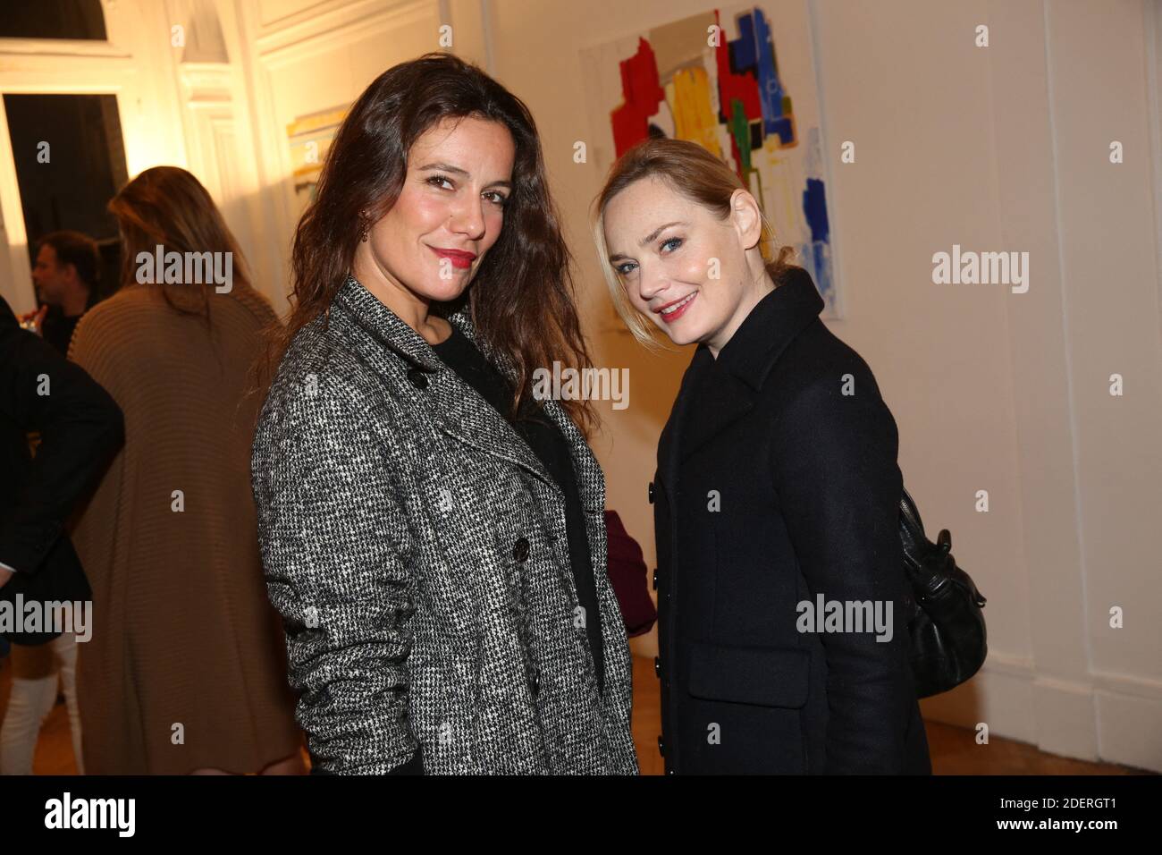 Zoé Felix et Julie Judd lors du vernissage de l'exposition de l'Artiste ...