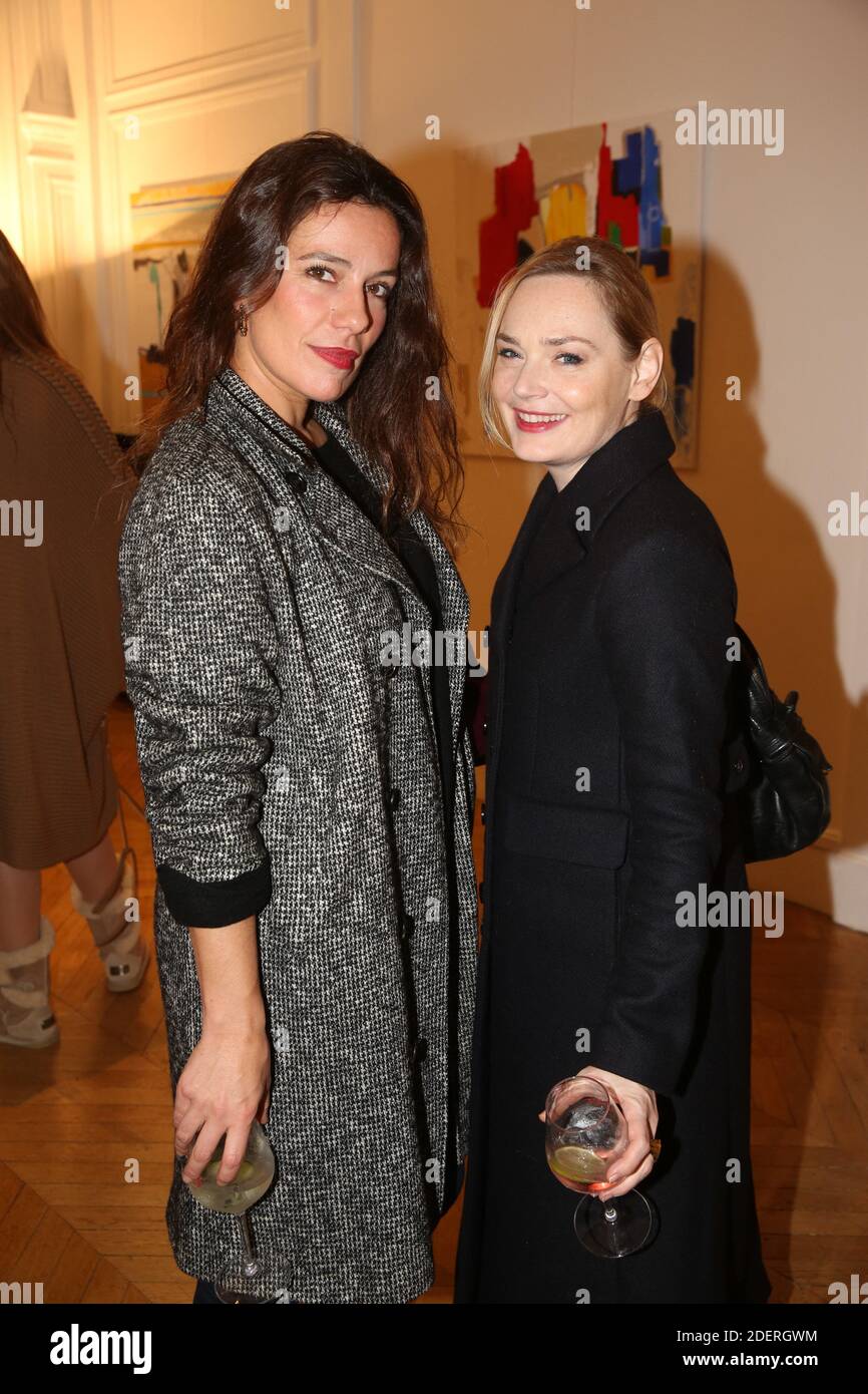 Zoé Felix et Julie Judd lors du vernissage de l'exposition de l'Artiste ...