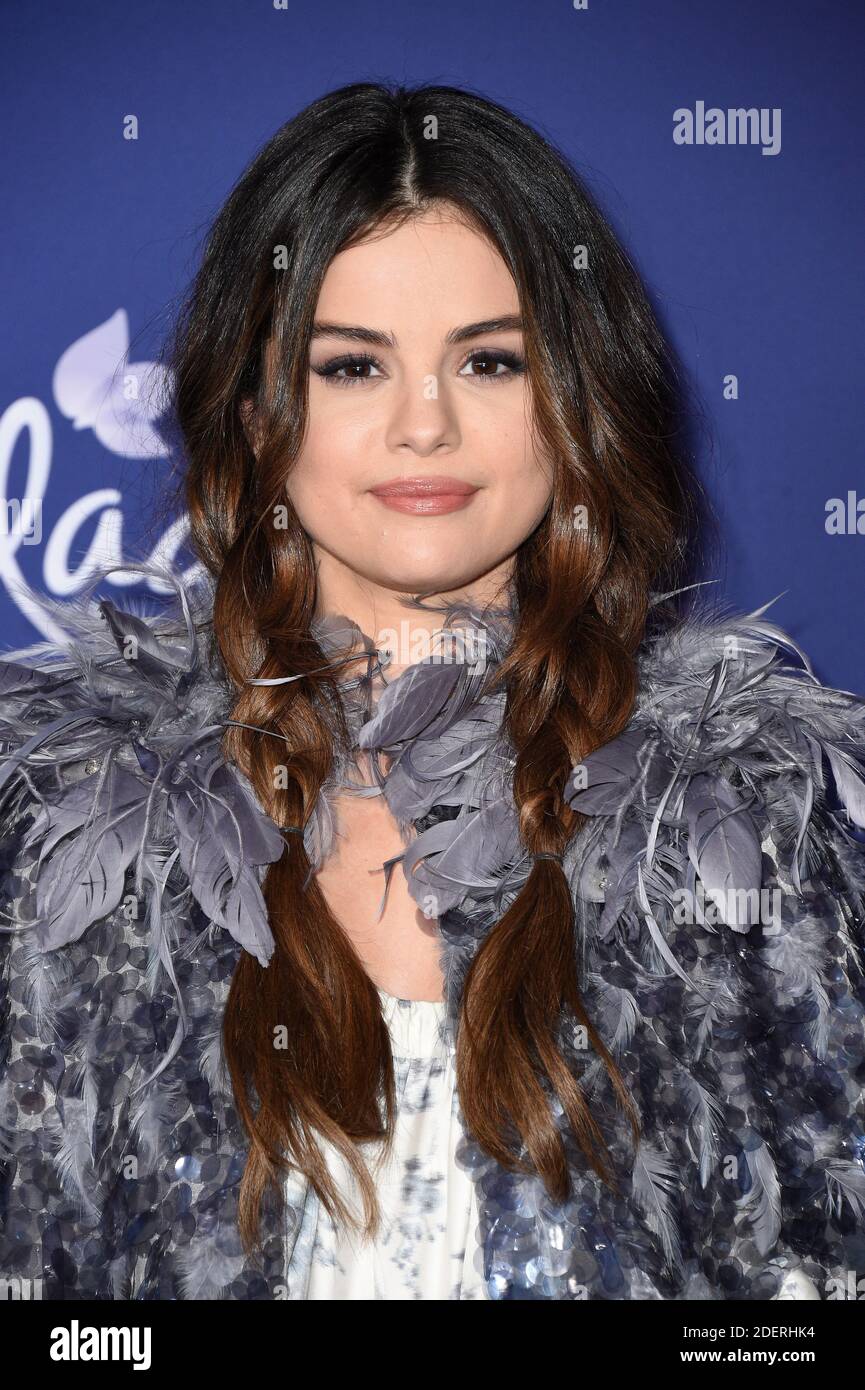 Selena Gomez attends the premiere of Disney's "Frozen 2" at Dolby ...