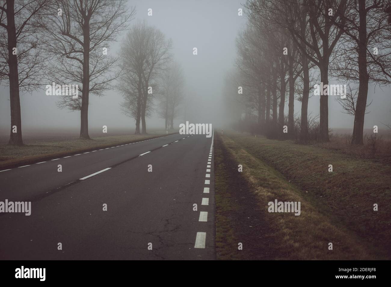 Road sad hi-res stock photography and images - Alamy