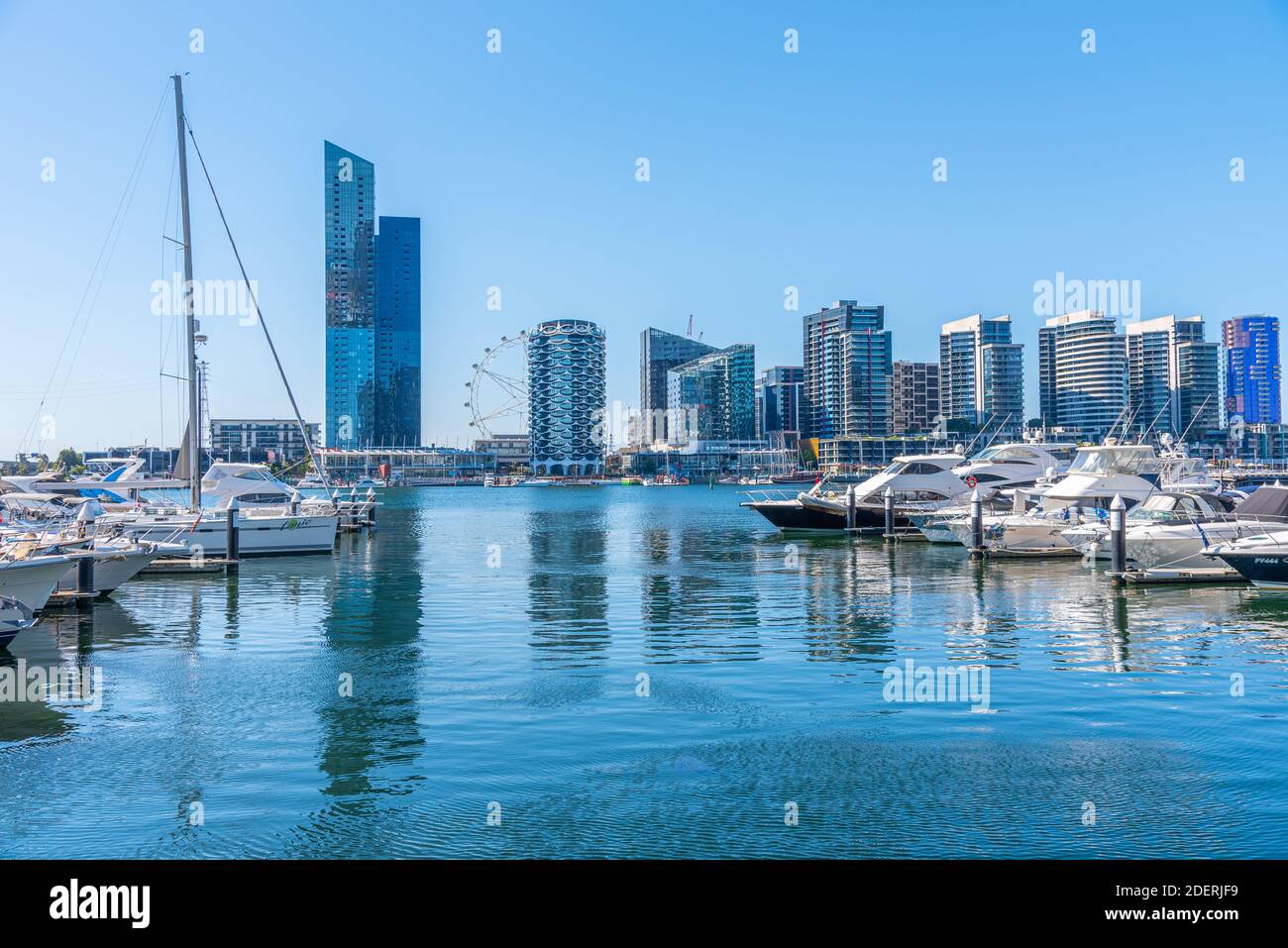 Boats mooring at docklands neighborhood of Melbourne, Australia Stock ...