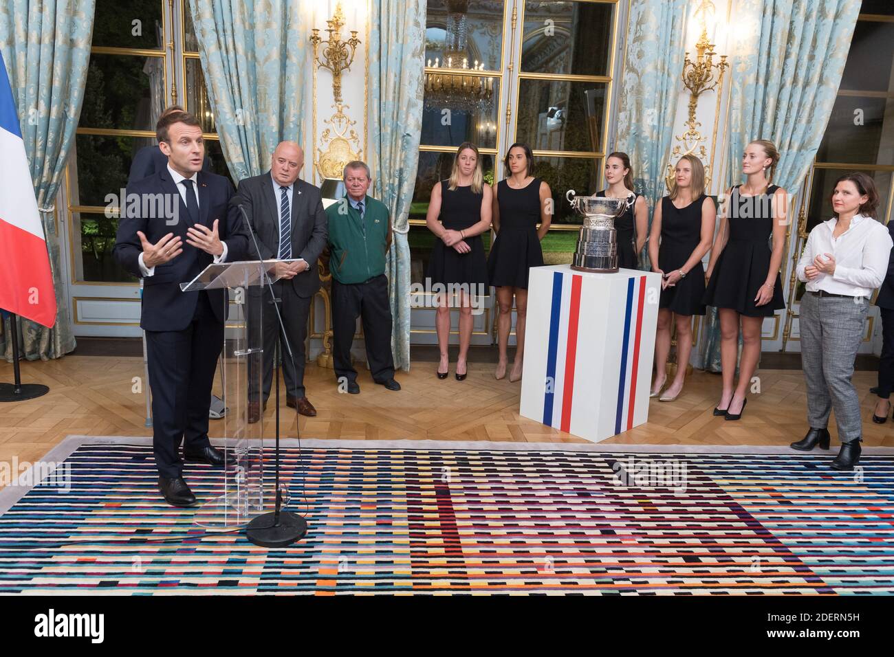 From L to R Emmanuel Macron, Bernard Giudicelli, a guest Pauline ...