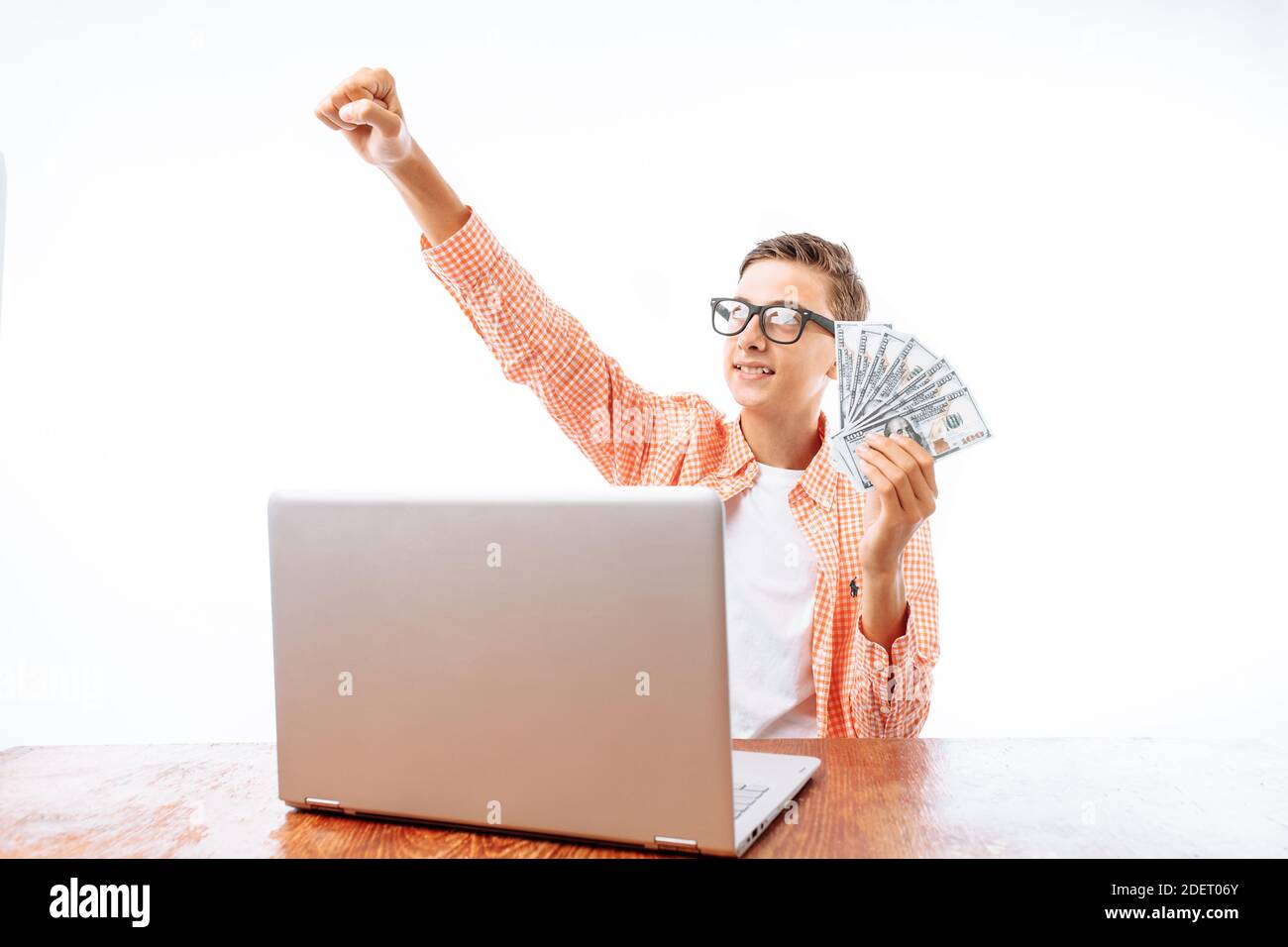Earned media hi-res stock photography and images - Alamy