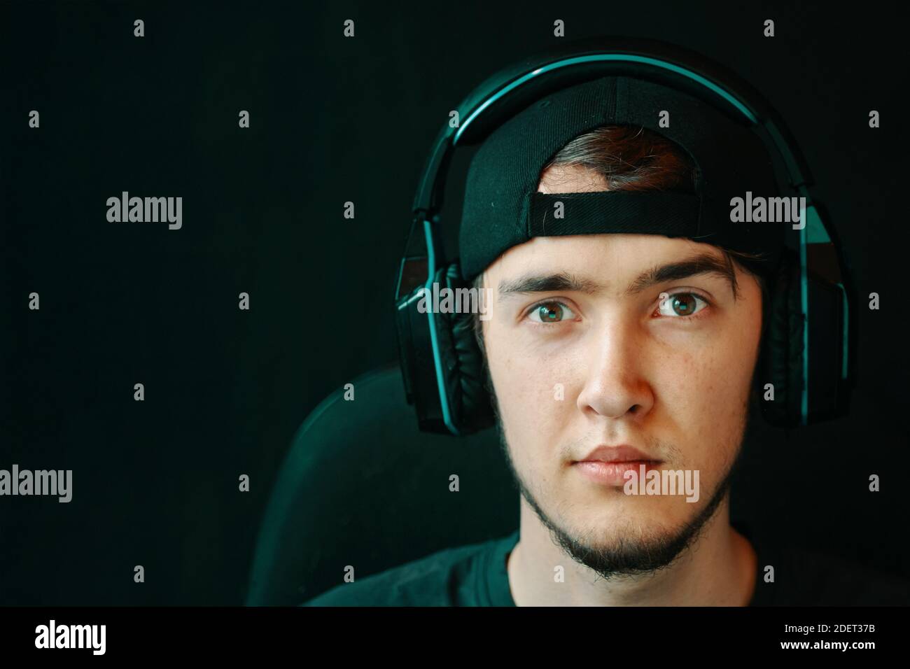 Virtual streamer hi-res stock photography and images - Alamy