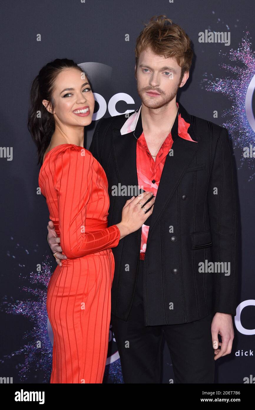 Finneas oconnell and claudia sulewski hi-res stock photography and ...