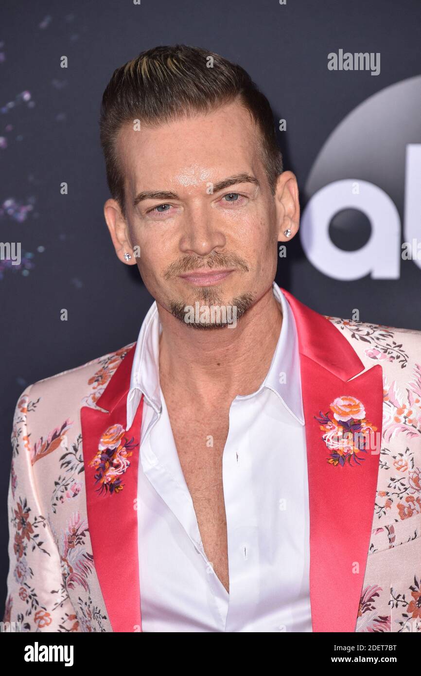 Damon Sharpe attends the 2019 American Music Awards at Microsoft ...