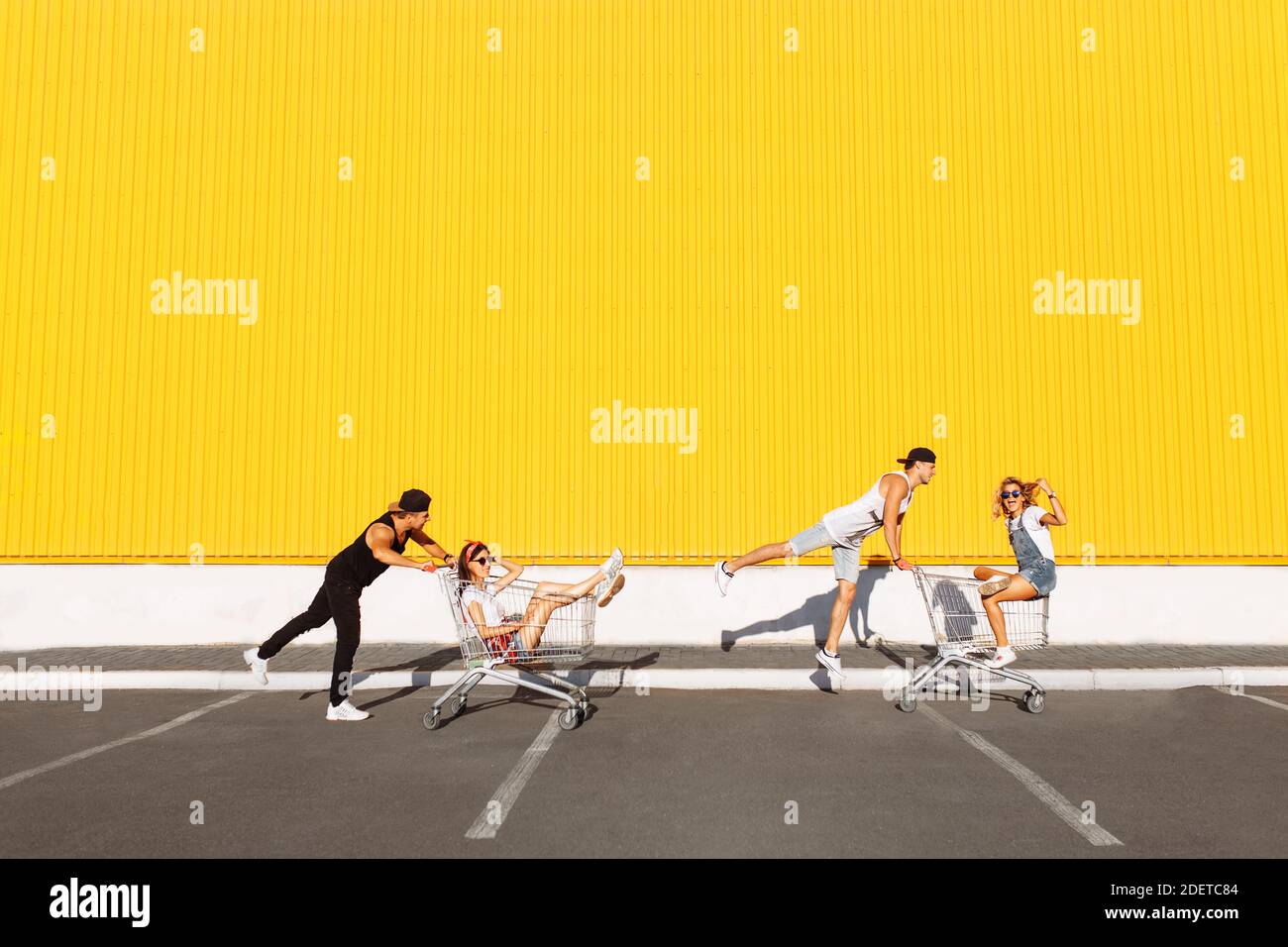Two running carts hi-res stock photography and images - Alamy