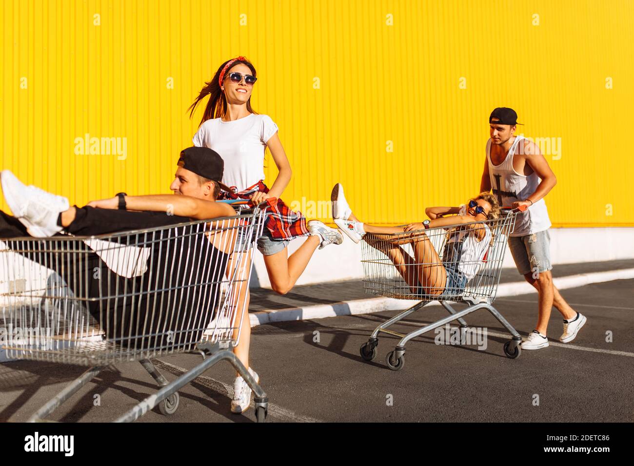 Two running carts hi-res stock photography and images - Alamy