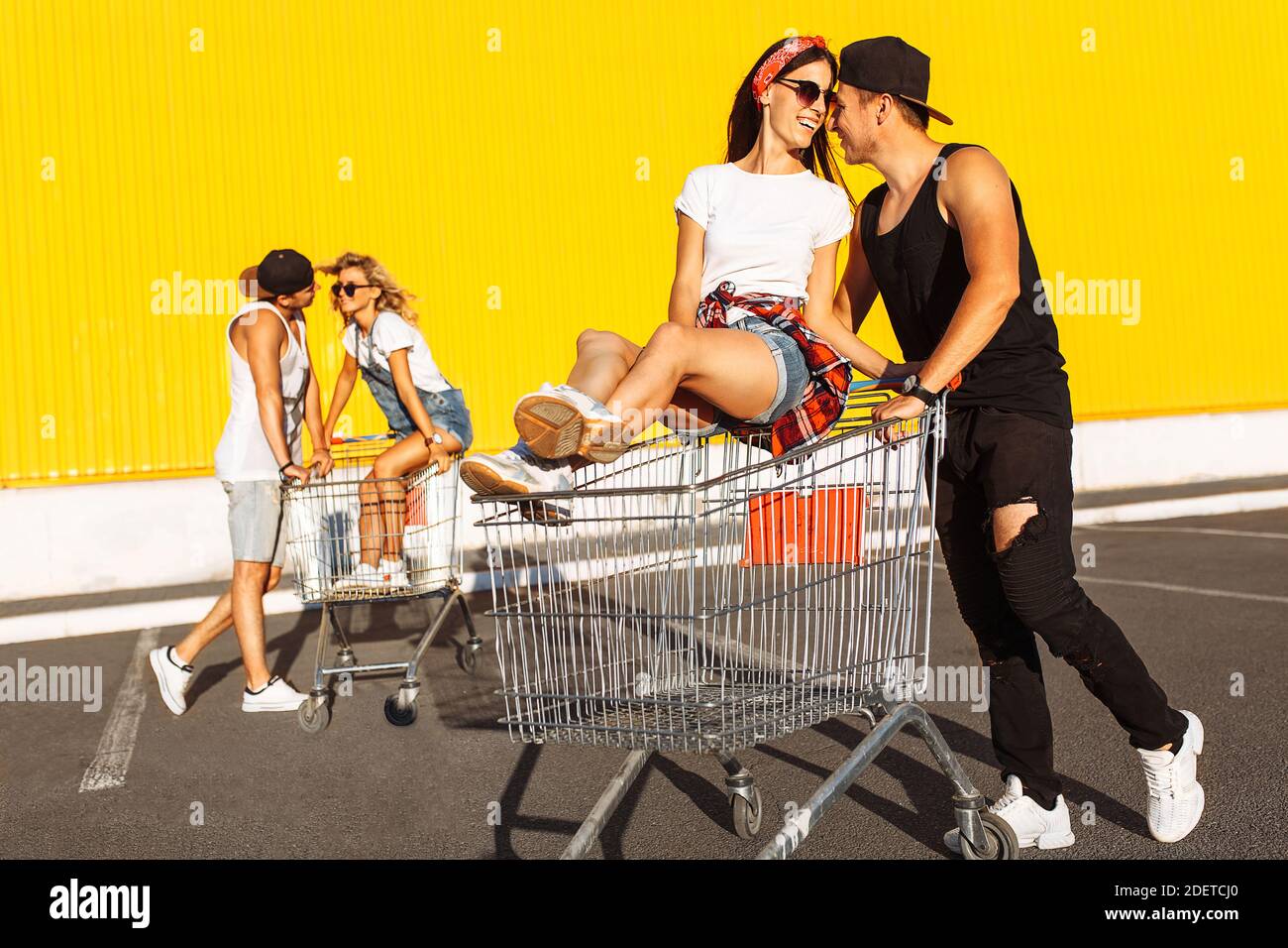 Two running carts hi-res stock photography and images - Alamy