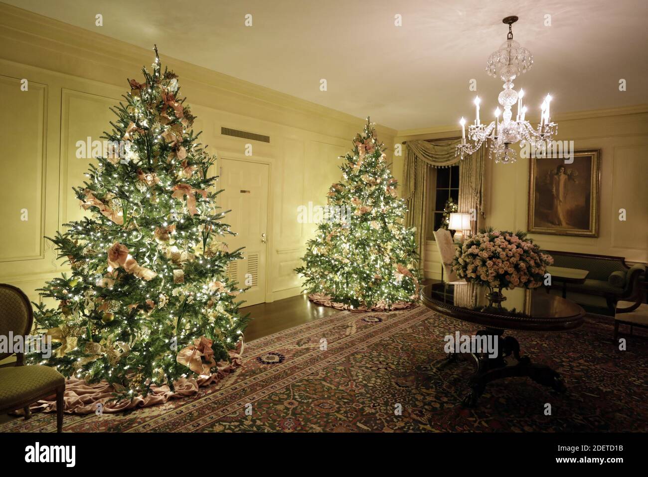 The Vermeil Room of the White House is seen decorated for the Christmas ...