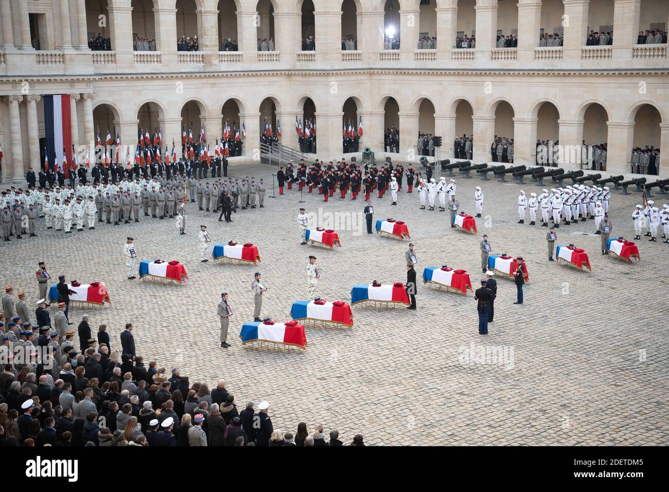 The coffins of French soldiers during a ceremony to pay tribute to 13 ...