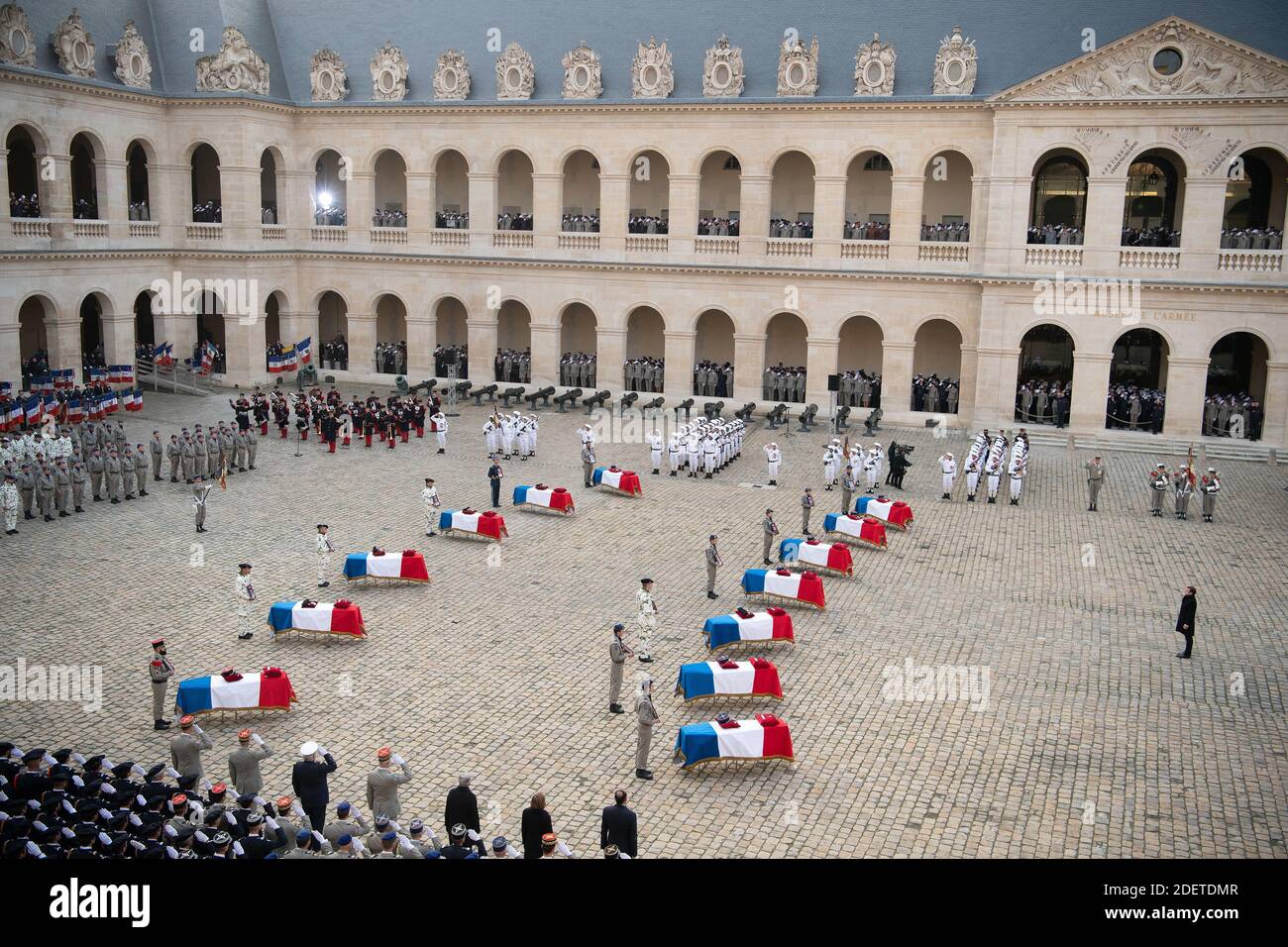 The coffins of French soldiers during a ceremony to pay tribute to 13 ...