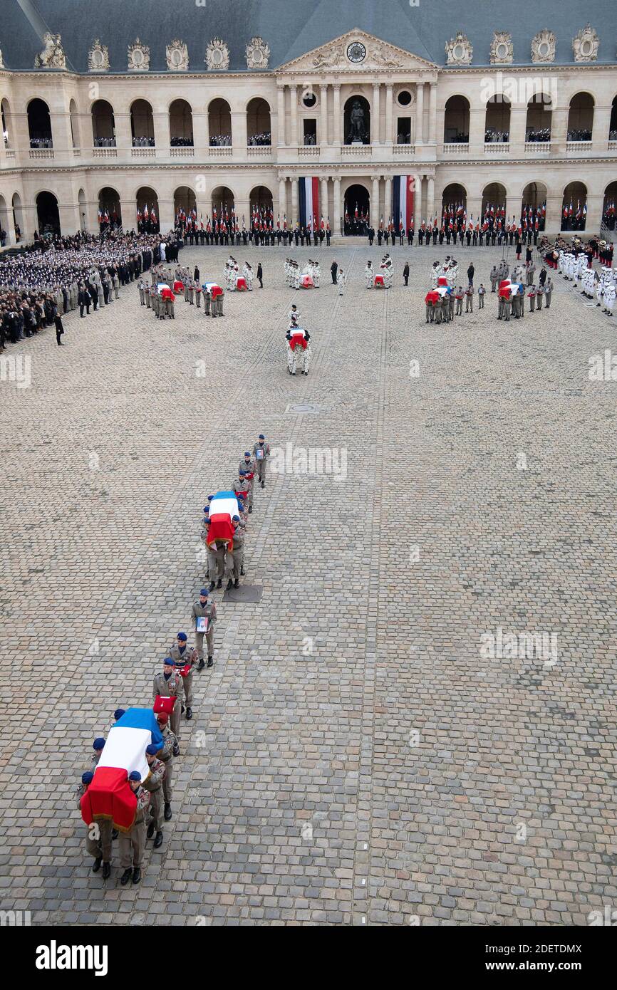 The coffins of French soldiers during a ceremony to pay tribute to 13 ...