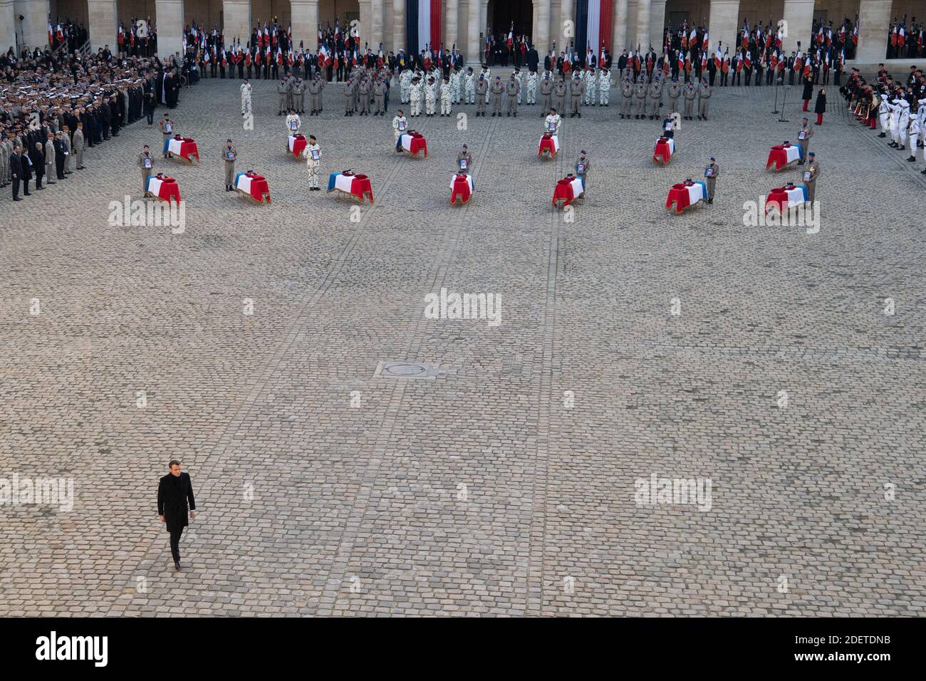 The coffins of French soldiers during a ceremony to pay tribute to 13 ...