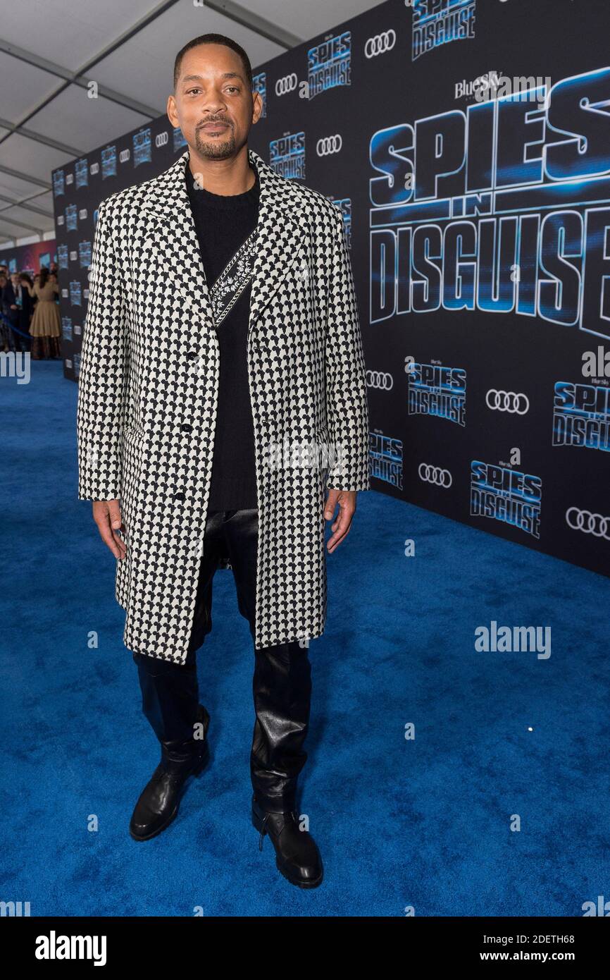 Will Smith attends the premiere of 20th Century Fox's "Spies In ...