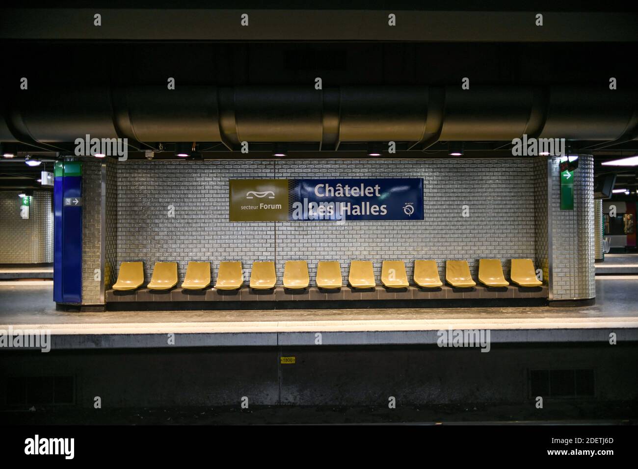 Closed metro during the general transport strike at Chatelet-Les-Halles ...