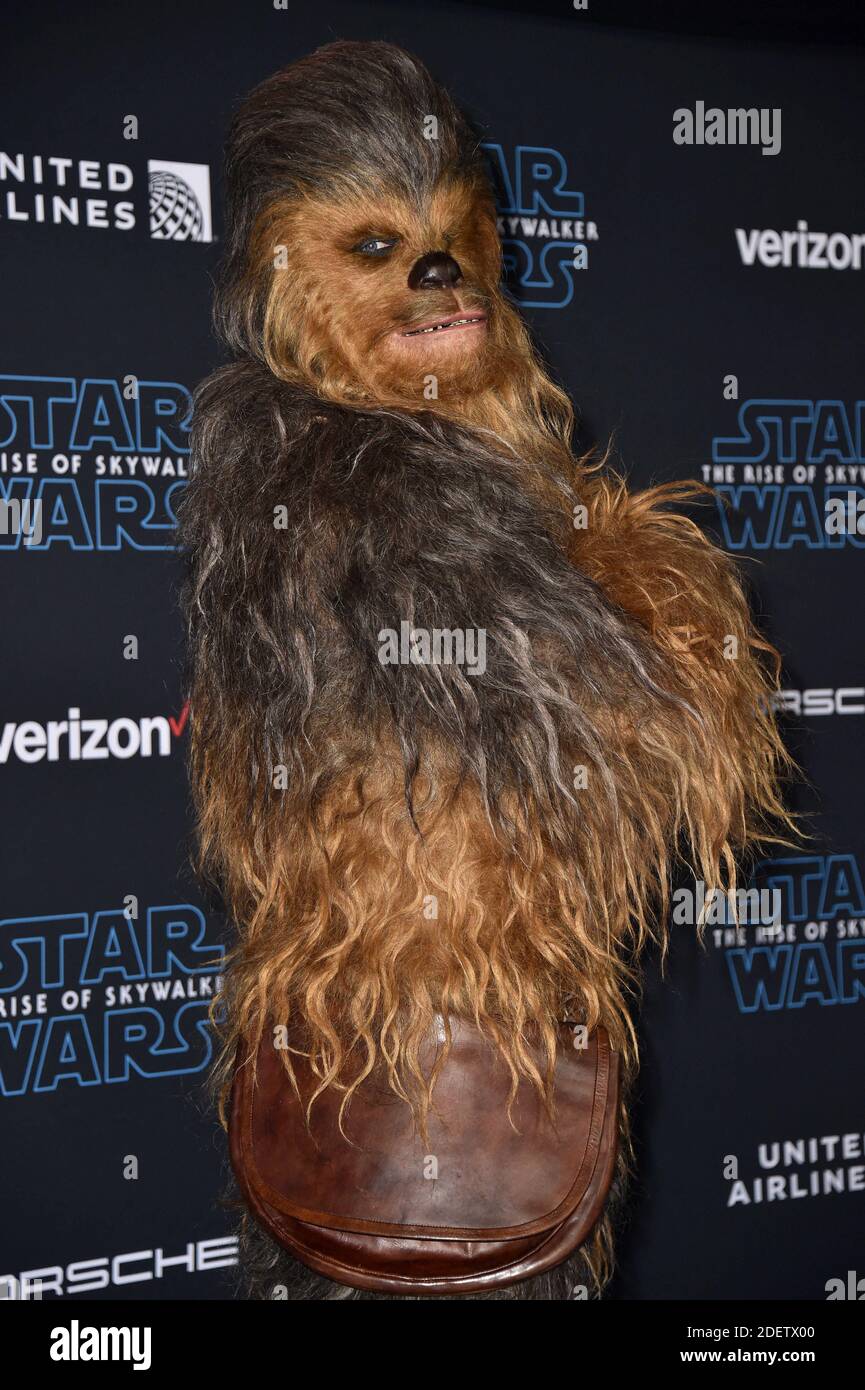 Chewbacca attends the Premiere of Disney's "Star Wars: The Rise Of ...