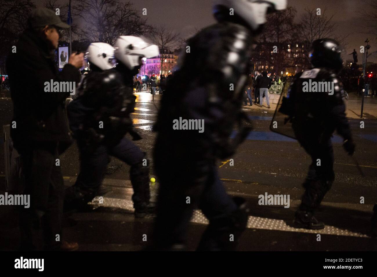 Protesters clashes with police forces during a demonstration on ...