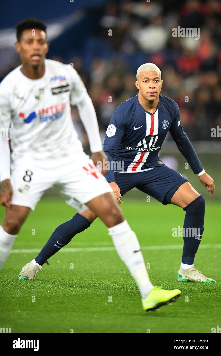 Kylian Mbappe of Paris Saint-Germain in action during the Ligue 1 match ...