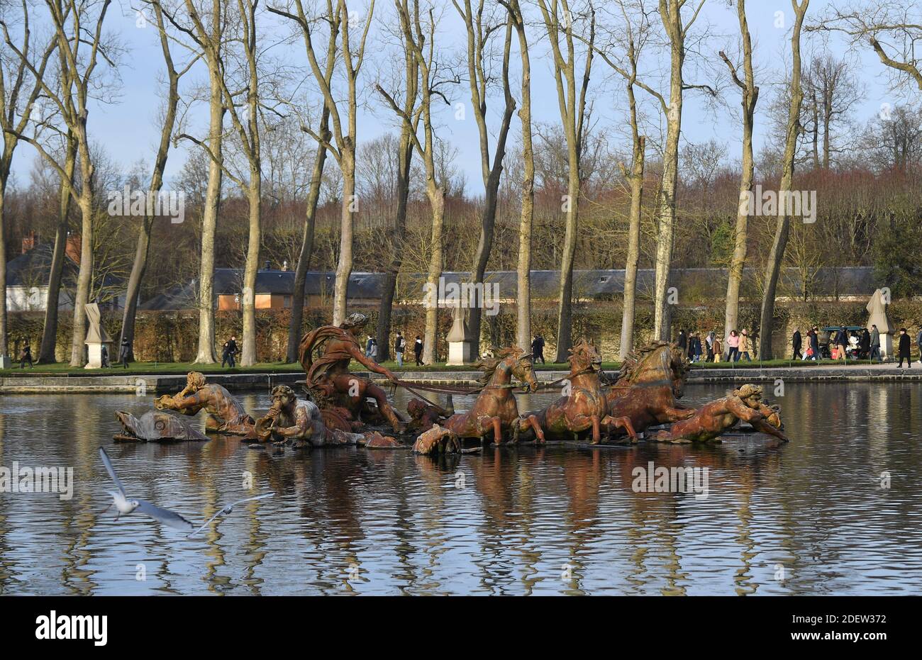 Illustration of Apollo's basin at the Chateau de Versailles in France ...