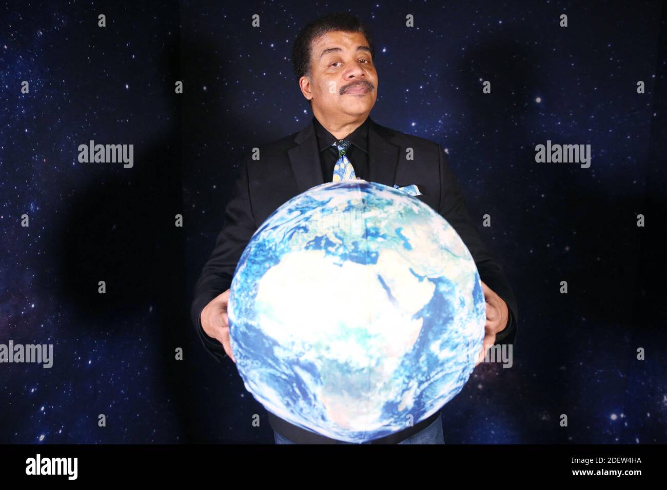Neil degrasse tyson cosmos hi-res stock photography and images - Alamy