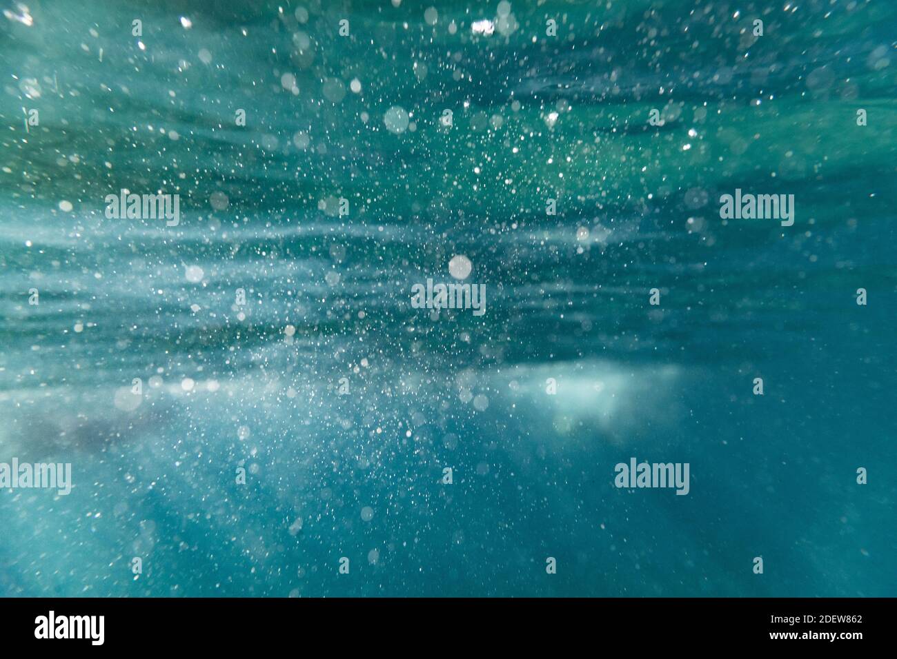 bubbles and textures in the oceans of hawaii Stock Photo - Alamy