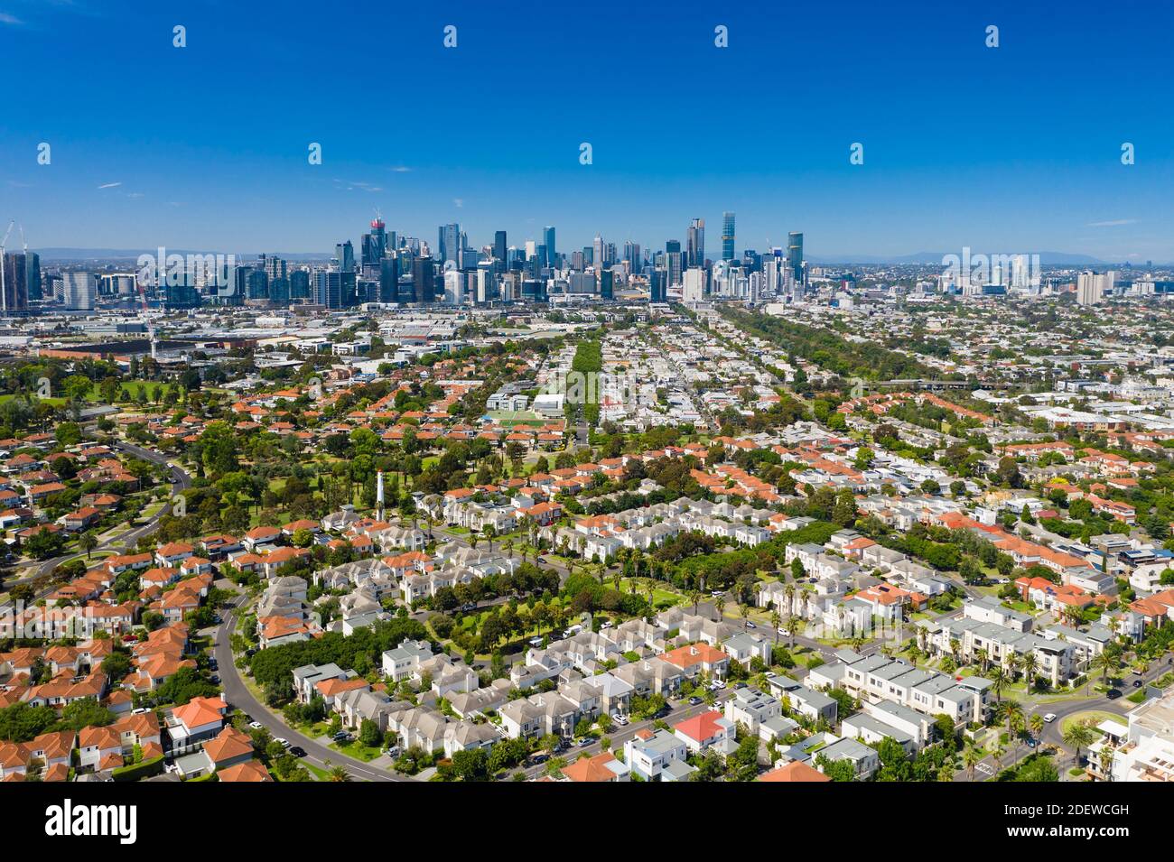 Aerial photo of Melbourne CBD and luxury homes Stock Photo - Alamy