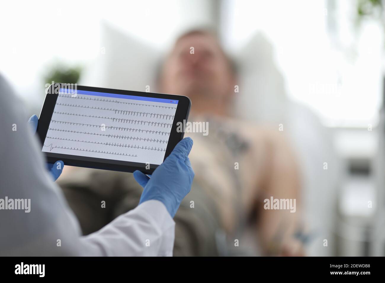 Electrocardiograph hi-res stock photography and images - Alamy