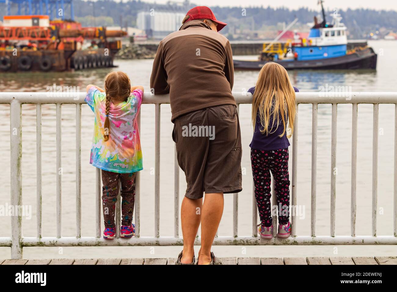 Father two daughters hi-res stock photography and images - Alamy
