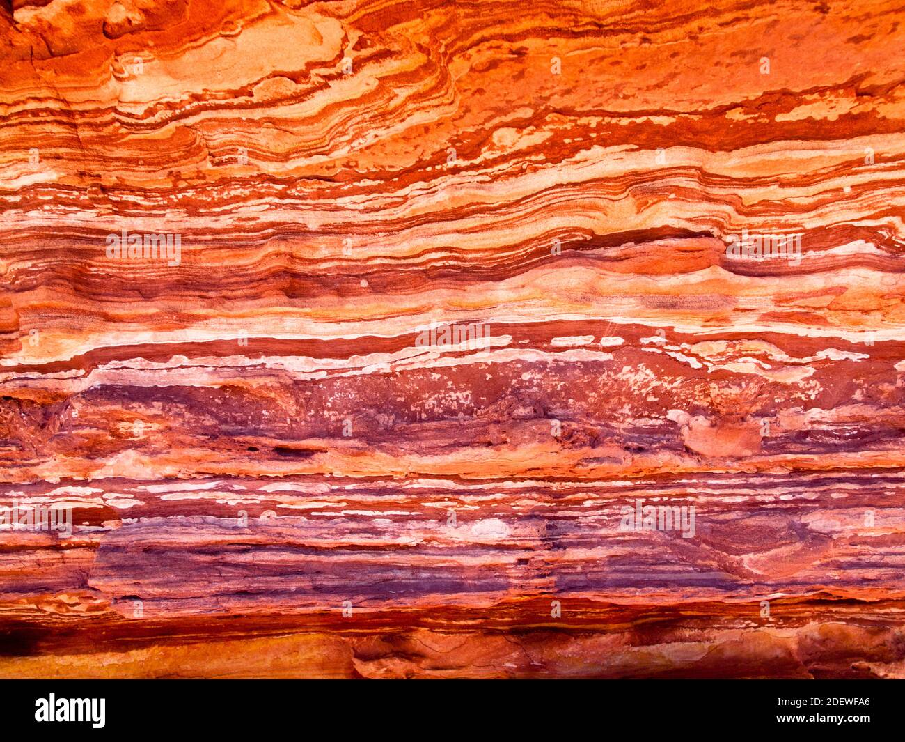 Banded sandstone hi-res stock photography and images - Alamy